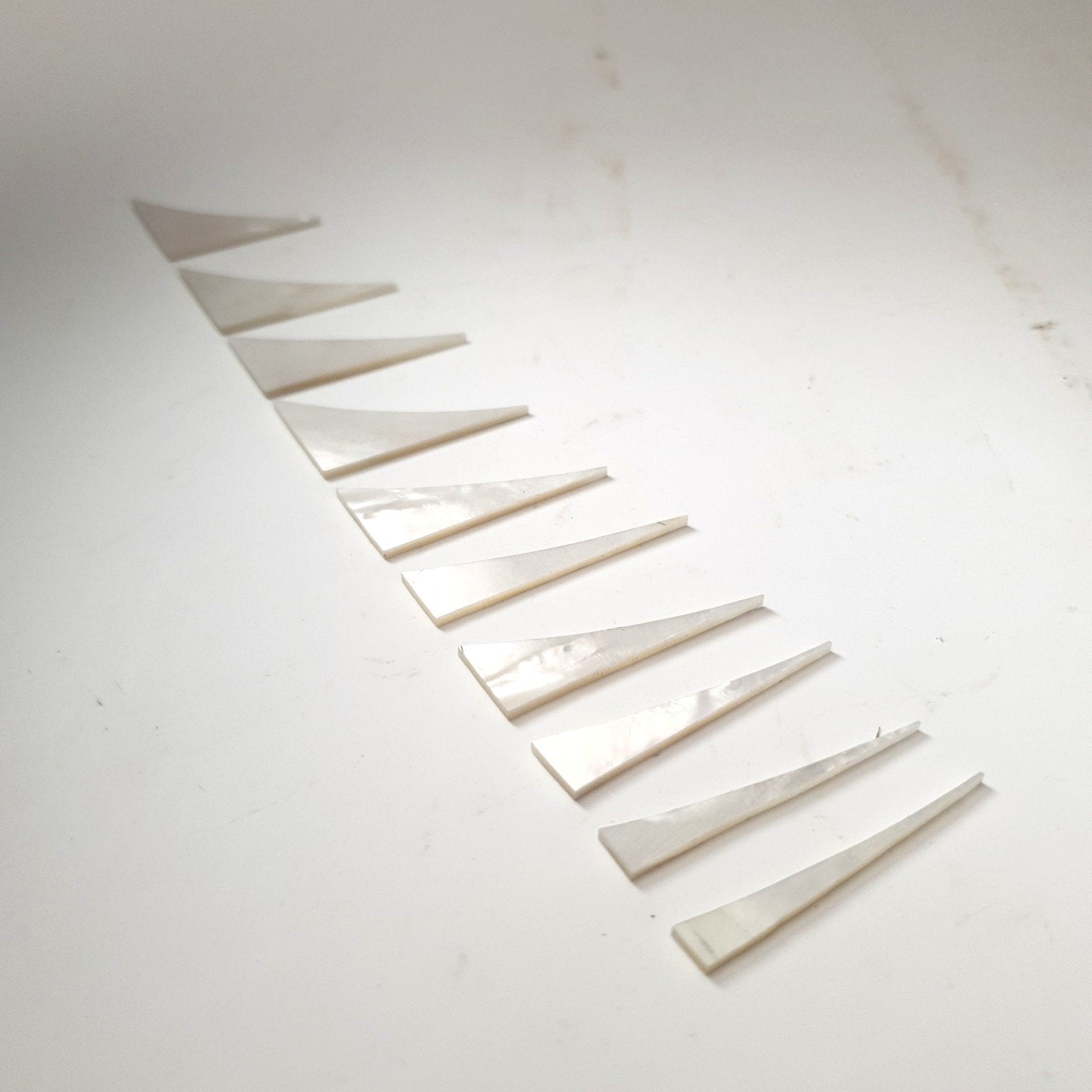 Inlay Set - Shark Fins - Mother of Pearl or Imitation - Set of 10